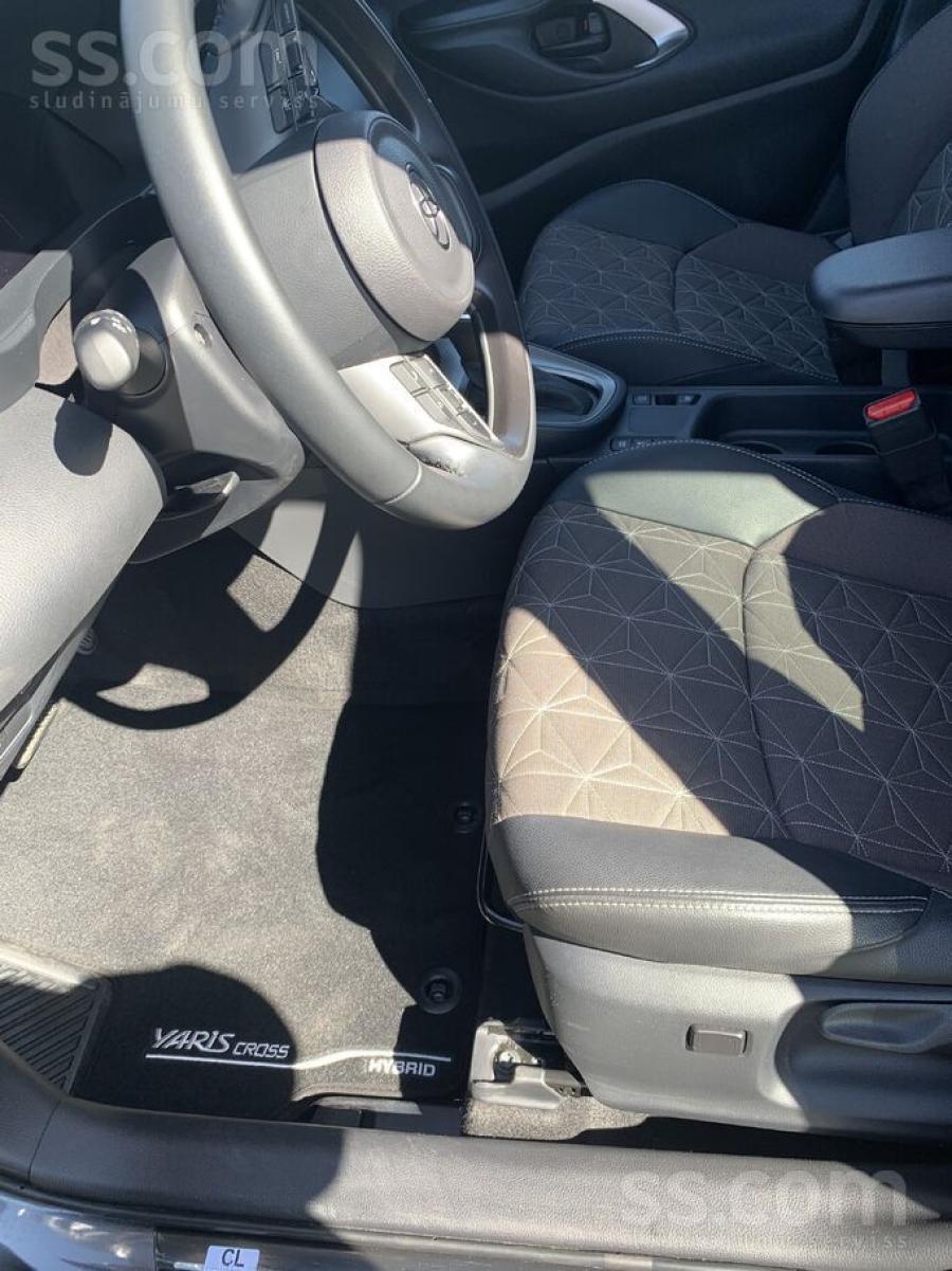 Pelēks Toyota Yaris 2024 Rīga, ar dzinēja tilpumu 1.50 L un nobraukumu 19 tūkst. km par 22950 €, foto 16 vietnē AUTOMOTO.COM.LV