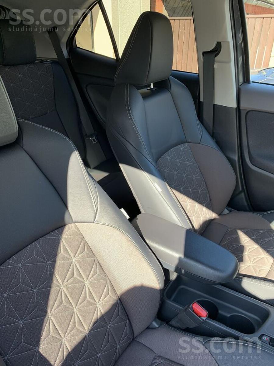 Pelēks Toyota Yaris 2024 Rīga, ar dzinēja tilpumu 1.50 L un nobraukumu 19 tūkst. km par 22950 €, foto 17 vietnē AUTOMOTO.COM.LV