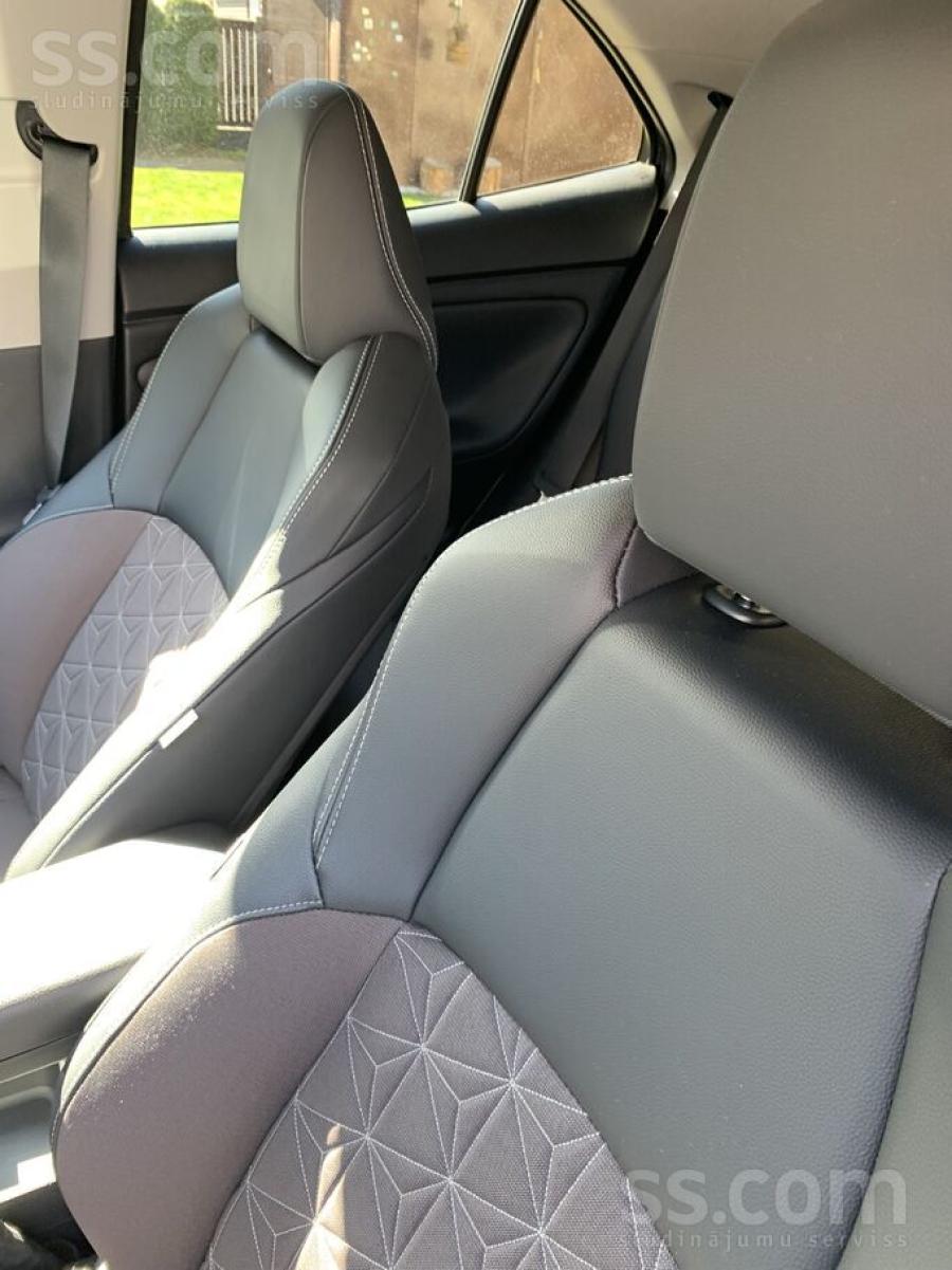 Pelēks Toyota Yaris 2024 Rīga, ar dzinēja tilpumu 1.50 L un nobraukumu 19 tūkst. km par 22950 €, foto 19 vietnē AUTOMOTO.COM.LV