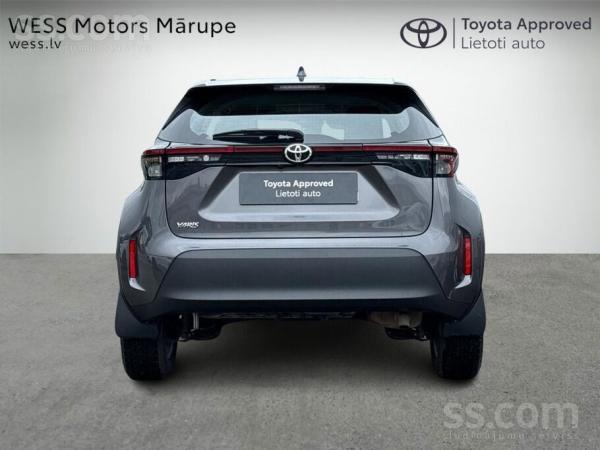 Pelēks Toyota Yaris 2024 Rīga, ar dzinēja tilpumu 1.50 L un nobraukumu 22 tūkst. km par 24490 €, foto 4 vietnē AUTOMOTO.COM.LV