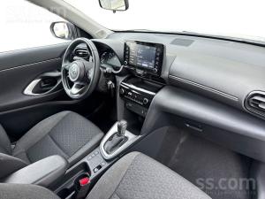 Pelēks Toyota Yaris 2024 Rīga, ar dzinēja tilpumu 1.50 L un nobraukumu 22 tūkst. km par 24490 €, foto 7 vietnē AUTOMOTO.COM.LV