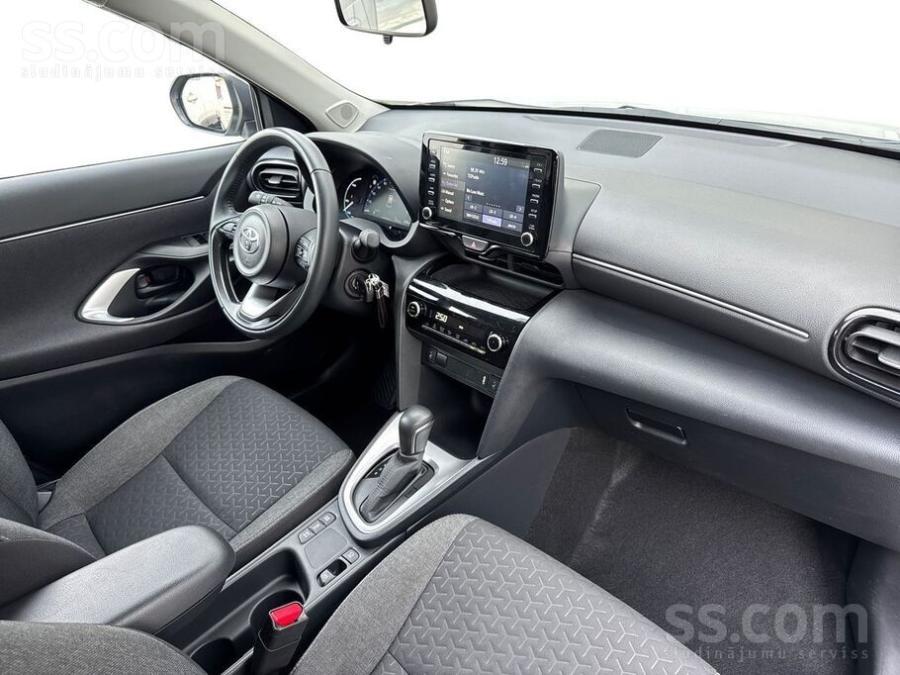Pelēks Toyota Yaris 2024 Rīga, ar dzinēja tilpumu 1.50 L un nobraukumu 22 tūkst. km par 24490 €, foto 7 vietnē AUTOMOTO.COM.LV