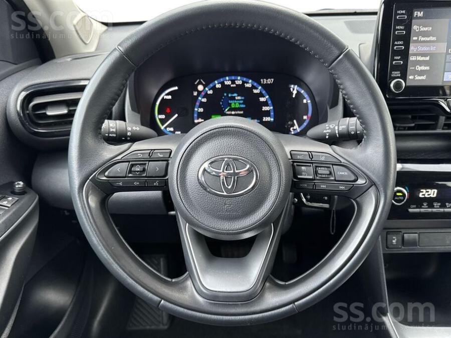 Pelēks Toyota Yaris 2024 Rīga, ar dzinēja tilpumu 1.50 L un nobraukumu 22 tūkst. km par 24490 €, foto 13 vietnē AUTOMOTO.COM.LV