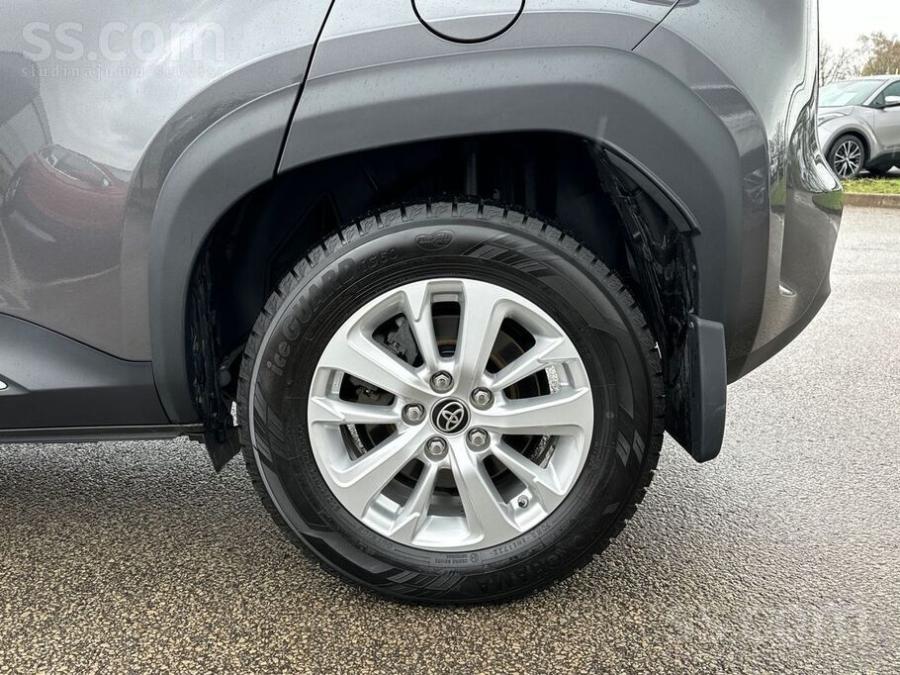 Pelēks Toyota Yaris 2024 Rīga, ar dzinēja tilpumu 1.50 L un nobraukumu 22 tūkst. km par 24490 €, foto 16 vietnē AUTOMOTO.COM.LV