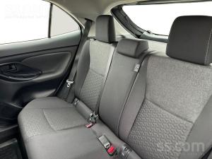 Pelēks Toyota Yaris 2024 Rīga, ar dzinēja tilpumu 1.50 L un nobraukumu 22 tūkst. km par 24490 €, foto 20 vietnē AUTOMOTO.COM.LV
