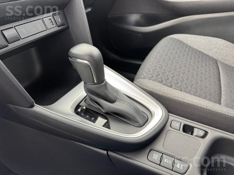 Pelēks Toyota Yaris 2024 Rīga, ar dzinēja tilpumu 1.50 L un nobraukumu 22 tūkst. km par 24490 €, foto 21 vietnē AUTOMOTO.COM.LV