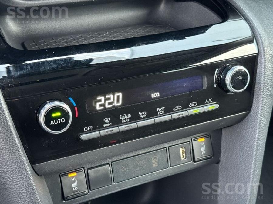 Pelēks Toyota Yaris 2024 Rīga, ar dzinēja tilpumu 1.50 L un nobraukumu 22 tūkst. km par 24490 €, foto 28 vietnē AUTOMOTO.COM.LV