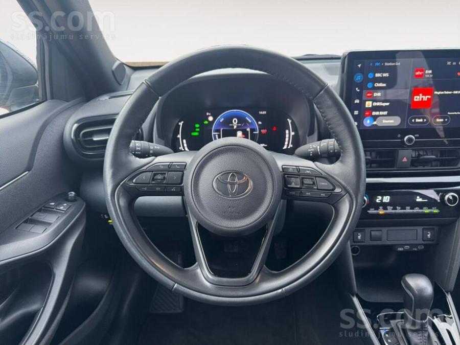 Pelēks Toyota Yaris 2025 Rīga, ar dzinēja tilpumu 1.50 L un nobraukumu 21 tūkst. km par 23500 €, foto 12 vietnē AUTOMOTO.COM.LV