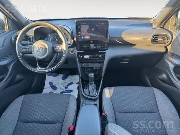 Pelēks Toyota Yaris 2025 Rīga, ar dzinēja tilpumu 1.50 L un nobraukumu 25 tūkst. km par 23500 €, foto 8 vietnē AUTOMOTO.COM.LV