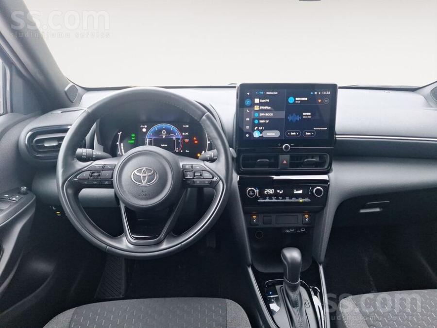 Pelēks Toyota Yaris 2025 Rīga, ar dzinēja tilpumu 1.50 L un nobraukumu 26 tūkst. km par 23000 €, foto 15 vietnē AUTOMOTO.COM.LV