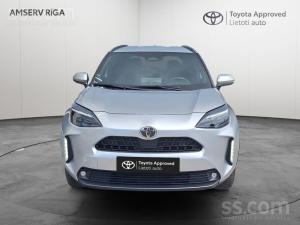 Grey Toyota Yaris 2025 in Riga, with an engine capacity of 1.50 L and mileage of 29 thousand km for 23500 €, photo 6 on AUTOMOTO.COM.LV