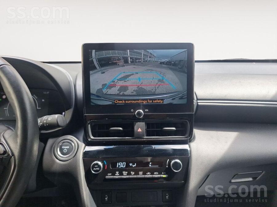 Grey Toyota Yaris 2025 in Riga, with an engine capacity of 1.50 L and mileage of 29 thousand km for 23500 €, photo 16 on AUTOMOTO.COM.LV