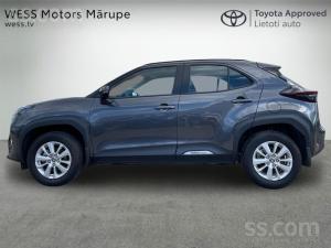 Pelēks Toyota Yaris 2025 Rīga, ar dzinēja tilpumu 1.50 L un nobraukumu 33 tūkst. km par 24590 €, foto 4 vietnē AUTOMOTO.COM.LV