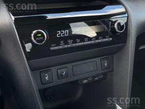 Pelēks Toyota Yaris 2025 Rīga, ar dzinēja tilpumu 1.50 L un nobraukumu 33 tūkst. km par 24590 €, foto 27 vietnē AUTOMOTO.COM.LV