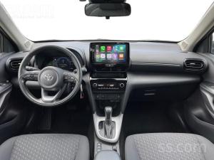 Grey Toyota Yaris 2025 in Riga, with an engine capacity of 1.50 L and mileage of 33 thousand km for 24590 €, photo 10 on AUTOMOTO.COM.LV