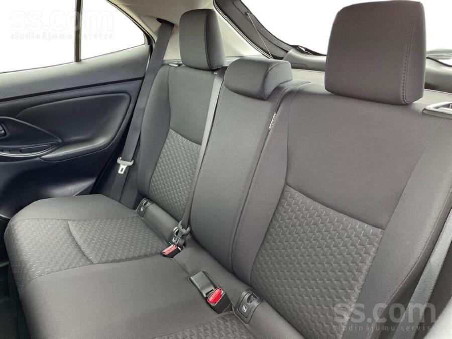 Grey Toyota Yaris 2025 in Riga, with an engine capacity of 1.50 L and mileage of 33 thousand km for 24590 €, photo 20 on AUTOMOTO.COM.LV
