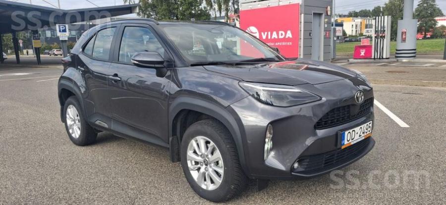 Pelēks Toyota Yaris 2025 Rīga, ar dzinēja tilpumu 1.50 L un nobraukumu 20 tūkst. km par 20999 €, foto 1 vietnē AUTOMOTO.COM.LV