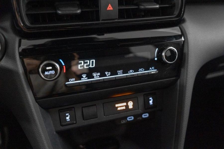Серый Тойота Ярис 2025 в Вильнюс, объемом двигателя 1.50 л и пробегом 38 тыс. км за 24900 €, фото 15 на AUTOMOTO.COM.LV