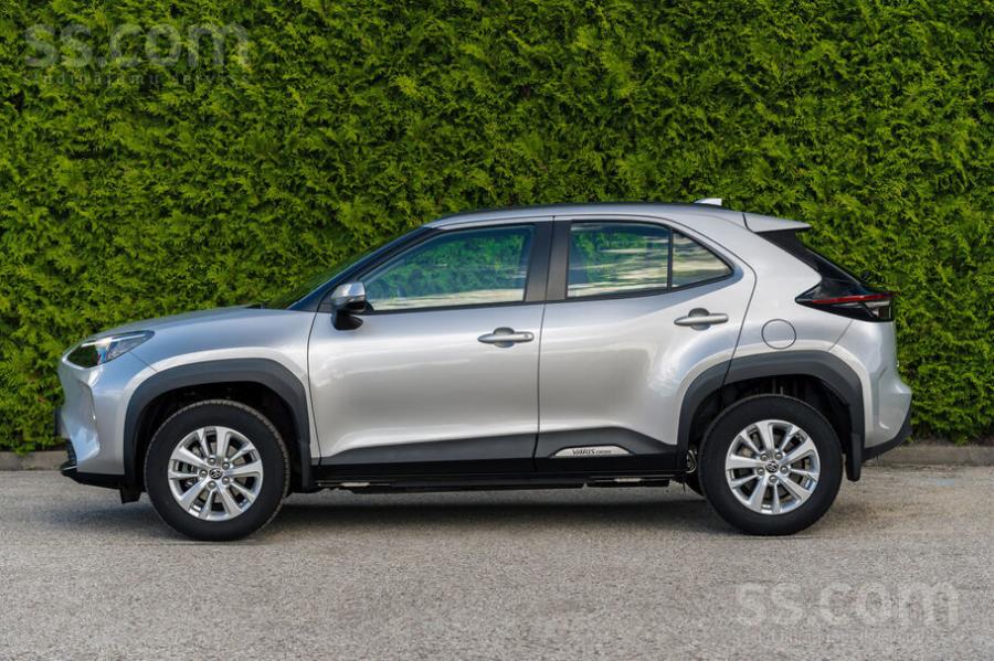 Pelēks Toyota Yaris 2025 Rīga, ar dzinēja tilpumu 1.50 L un nobraukumu 40 tūkst. km par 22900 €, foto 10 vietnē AUTOMOTO.COM.LV