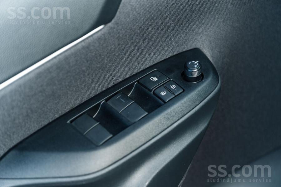 Pelēks Toyota Yaris 2025 Rīga, ar dzinēja tilpumu 1.50 L un nobraukumu 40 tūkst. km par 22900 €, foto 12 vietnē AUTOMOTO.COM.LV