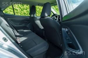 Pelēks Toyota Yaris 2025 Rīga, ar dzinēja tilpumu 1.50 L un nobraukumu 40 tūkst. km par 22900 €, foto 15 vietnē AUTOMOTO.COM.LV