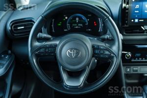 Pelēks Toyota Yaris 2025 Rīga, ar dzinēja tilpumu 1.50 L un nobraukumu 40 tūkst. km par 22900 €, foto 24 vietnē AUTOMOTO.COM.LV