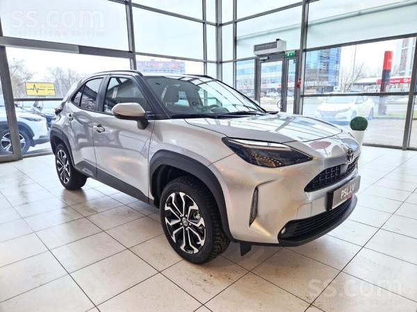 Pelēks Toyota Yaris 2025 Rīga, ar dzinēja tilpumu 1.50 L un nobraukumu 42 tūkst. km par 22500 €, foto 3 vietnē AUTOMOTO.COM.LV