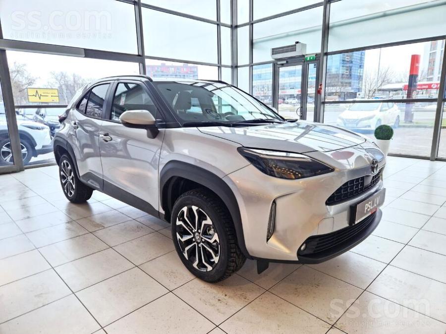 Pelēks Toyota Yaris 2025 Rīga, ar dzinēja tilpumu 1.50 L un nobraukumu 42 tūkst. km par 22500 €, foto 3 vietnē AUTOMOTO.COM.LV
