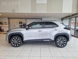 Pelēks Toyota Yaris 2025 Rīga, ar dzinēja tilpumu 1.50 L un nobraukumu 42 tūkst. km par 22500 €, foto 5 vietnē AUTOMOTO.COM.LV