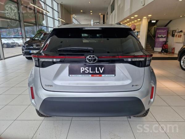 Pelēks Toyota Yaris 2025 Rīga, ar dzinēja tilpumu 1.50 L un nobraukumu 42 tūkst. km par 22500 €, foto 6 vietnē AUTOMOTO.COM.LV