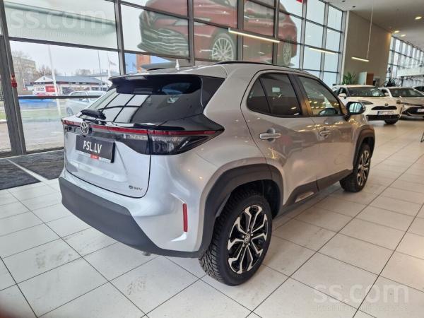 Pelēks Toyota Yaris 2025 Rīga, ar dzinēja tilpumu 1.50 L un nobraukumu 42 tūkst. km par 22500 €, foto 7 vietnē AUTOMOTO.COM.LV