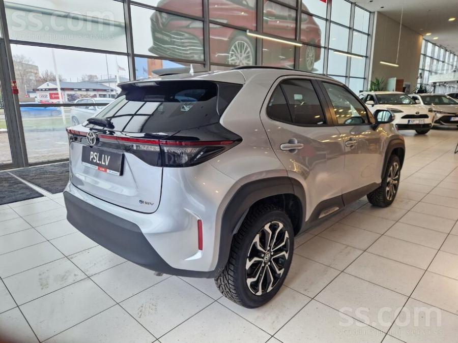 Pelēks Toyota Yaris 2025 Rīga, ar dzinēja tilpumu 1.50 L un nobraukumu 42 tūkst. km par 22500 €, foto 7 vietnē AUTOMOTO.COM.LV