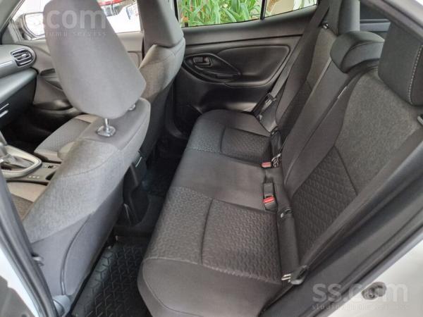 Pelēks Toyota Yaris 2025 Rīga, ar dzinēja tilpumu 1.50 L un nobraukumu 42 tūkst. km par 22500 €, foto 10 vietnē AUTOMOTO.COM.LV
