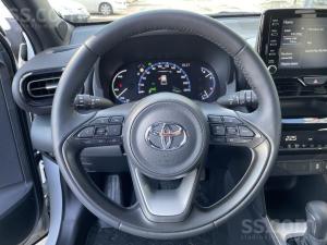 Pelēks Toyota Yaris 2025 Rīga, ar dzinēja tilpumu 1.50 L un nobraukumu 42 tūkst. km par 22500 €, foto 12 vietnē AUTOMOTO.COM.LV