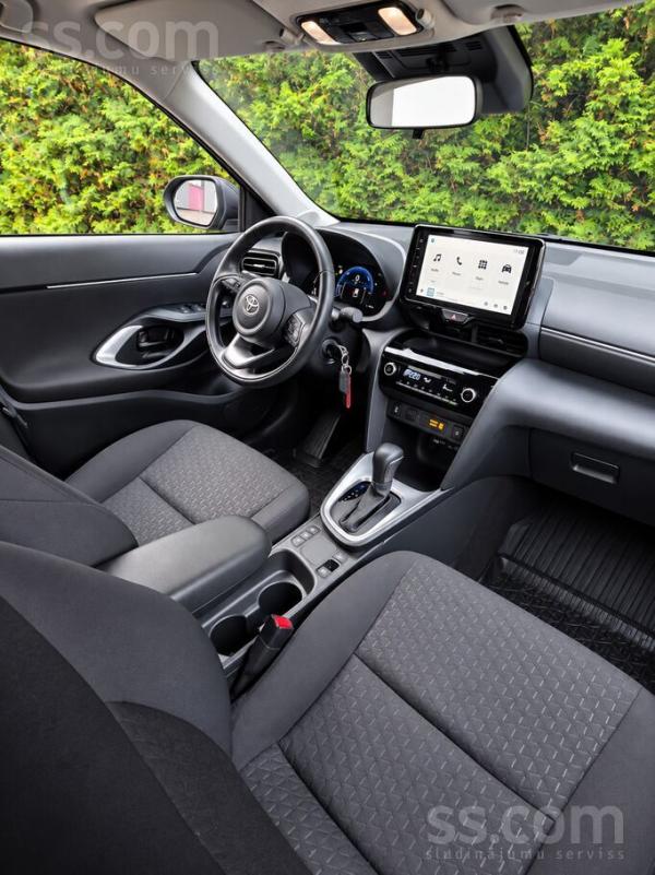 Pelēks Toyota Yaris 2025 Rīga, ar dzinēja tilpumu 1.50 L un nobraukumu 39 tūkst. km par 23450 €, foto 7 vietnē AUTOMOTO.COM.LV