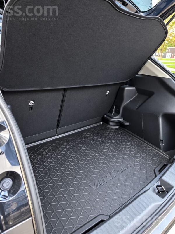 Pelēks Toyota Yaris 2025 Rīga, ar dzinēja tilpumu 1.50 L un nobraukumu 39 tūkst. km par 23450 €, foto 9 vietnē AUTOMOTO.COM.LV