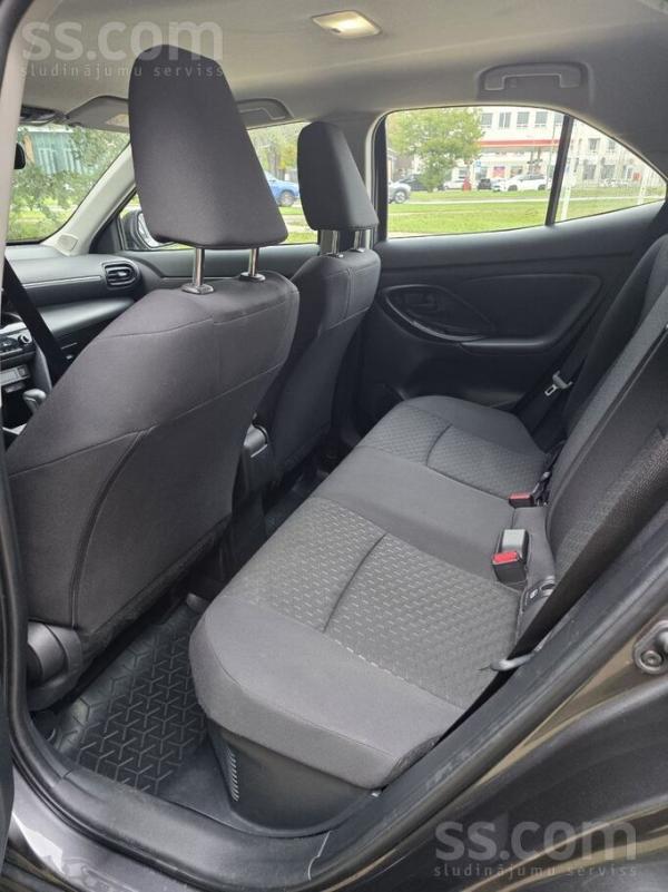 Pelēks Toyota Yaris 2025 Rīga, ar dzinēja tilpumu 1.50 L un nobraukumu 43 tūkst. km par 22900 €, foto 7 vietnē AUTOMOTO.COM.LV
