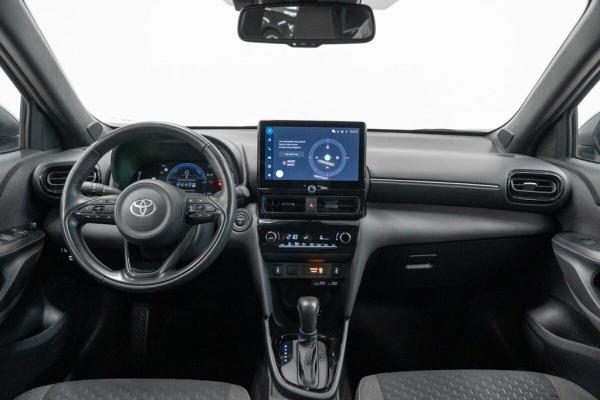 Grey Toyota Yaris 2025 in Vilnius, with an engine capacity of 1.50 L and mileage of 33 thousand km for 24900 €, photo 9 on AUTOMOTO.COM.LV