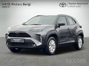 Pelēks Toyota Yaris 2025 Rīga, ar dzinēja tilpumu 1.50 L un nobraukumu 22 tūkst. km par 23490 €, foto  vietnē AUTOMOTO.COM.LV