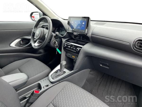 Pelēks Toyota Yaris 2025 Rīga, ar dzinēja tilpumu 1.50 L un nobraukumu 22 tūkst. km par 23490 €, foto 7 vietnē AUTOMOTO.COM.LV