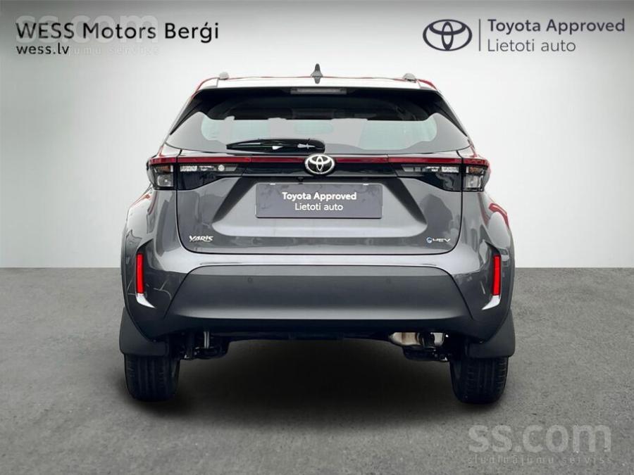 Pelēks Toyota Yaris 2025 Rīga, ar dzinēja tilpumu 1.50 L un nobraukumu 29 tūkst. km par 23490 €, foto 5 vietnē AUTOMOTO.COM.LV