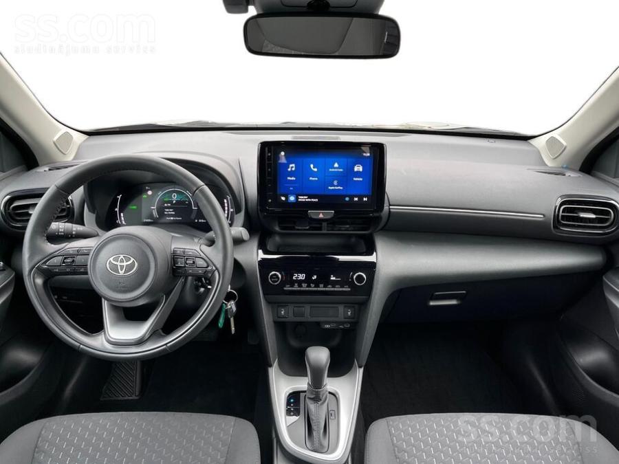 Pelēks Toyota Yaris 2025 Rīga, ar dzinēja tilpumu 1.50 L un nobraukumu 29 tūkst. km par 23490 €, foto 9 vietnē AUTOMOTO.COM.LV