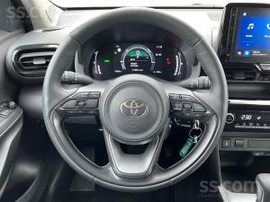 Pelēks Toyota Yaris 2025 Rīga, ar dzinēja tilpumu 1.50 L un nobraukumu 29 tūkst. km par 23490 €, foto 13 vietnē AUTOMOTO.COM.LV