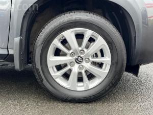 Pelēks Toyota Yaris 2025 Rīga, ar dzinēja tilpumu 1.50 L un nobraukumu 29 tūkst. km par 23490 €, foto 22 vietnē AUTOMOTO.COM.LV