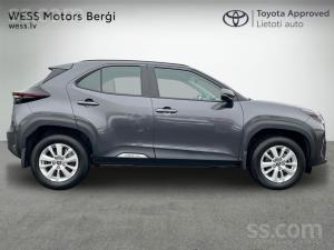Pelēks Toyota Yaris 2025 Rīga, ar dzinēja tilpumu 1.50 L un nobraukumu 29 tūkst. km par 23490 €, foto 23 vietnē AUTOMOTO.COM.LV