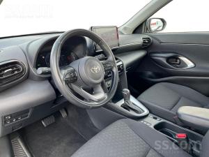 Pelēks Toyota Yaris 2025 Rīga, ar dzinēja tilpumu 1.50 L un nobraukumu 24 tūkst. km par 23490 €, foto 12 vietnē AUTOMOTO.COM.LV