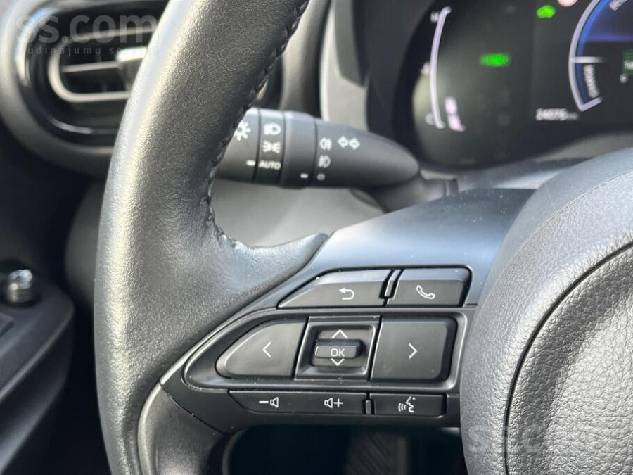 Pelēks Toyota Yaris 2025 Rīga, ar dzinēja tilpumu 1.50 L un nobraukumu 24 tūkst. km par 23490 €, foto 19 vietnē AUTOMOTO.COM.LV