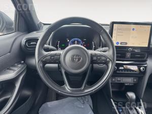 Grey Toyota Yaris 2025 in Riga, with an engine capacity of 1.50 L and mileage of 29 thousand km for 23500 €, photo 10 on AUTOMOTO.COM.LV