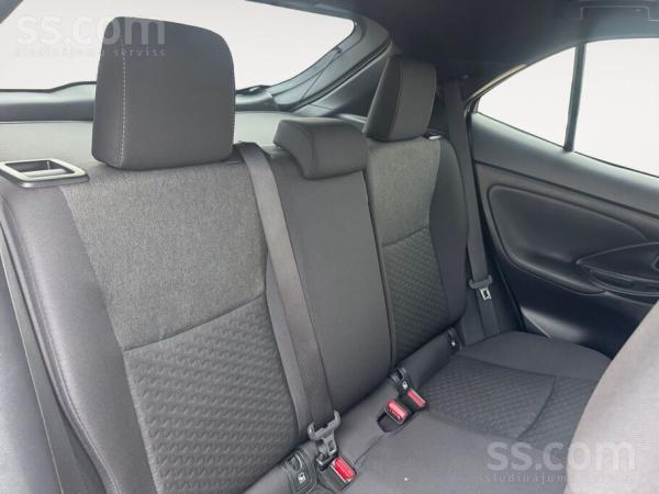 Pelēks Toyota Yaris 2025 Rīga, ar dzinēja tilpumu 1.50 L un nobraukumu 29 tūkst. km par 23500 €, foto 8 vietnē AUTOMOTO.COM.LV