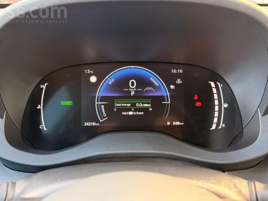 Grey Toyota Yaris 2025 in Riga, with an engine capacity of 1.50 L and mileage of 24 thousand km for 22990 €, photo 14 on AUTOMOTO.COM.LV